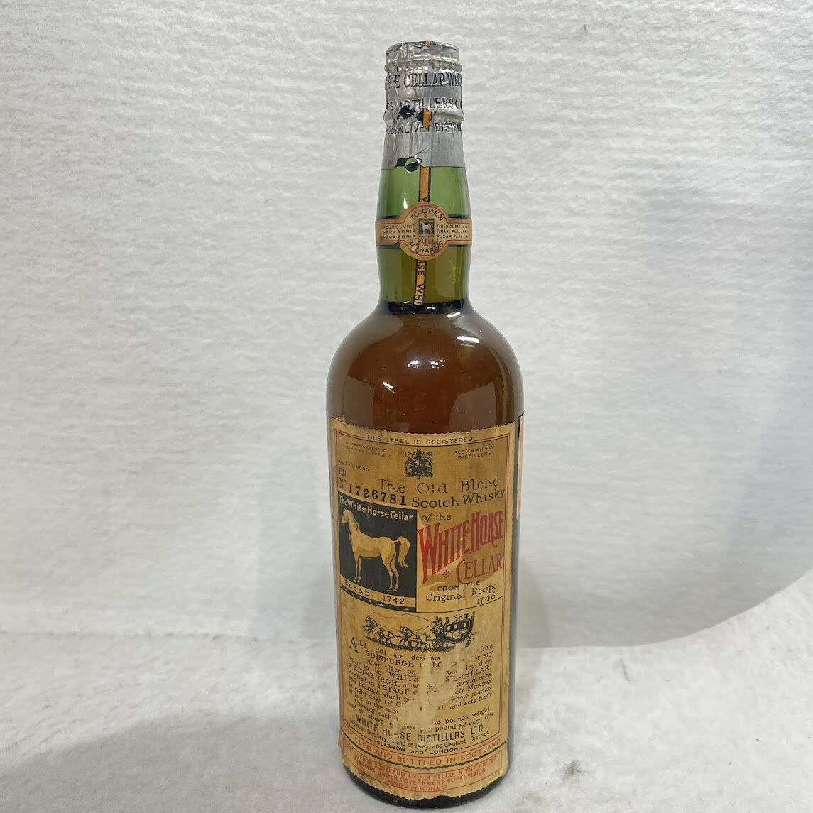 洋酒　　ホワイトホースセラー　ティンキャップ750ml43度　Whitehorse Cellar 内容量 (ml) 760 アルコール度数 43 原産国 イギリス 付属品 なし ※古酒につきコルクが破損しやすいです。慎重に開栓しましてもきっ...