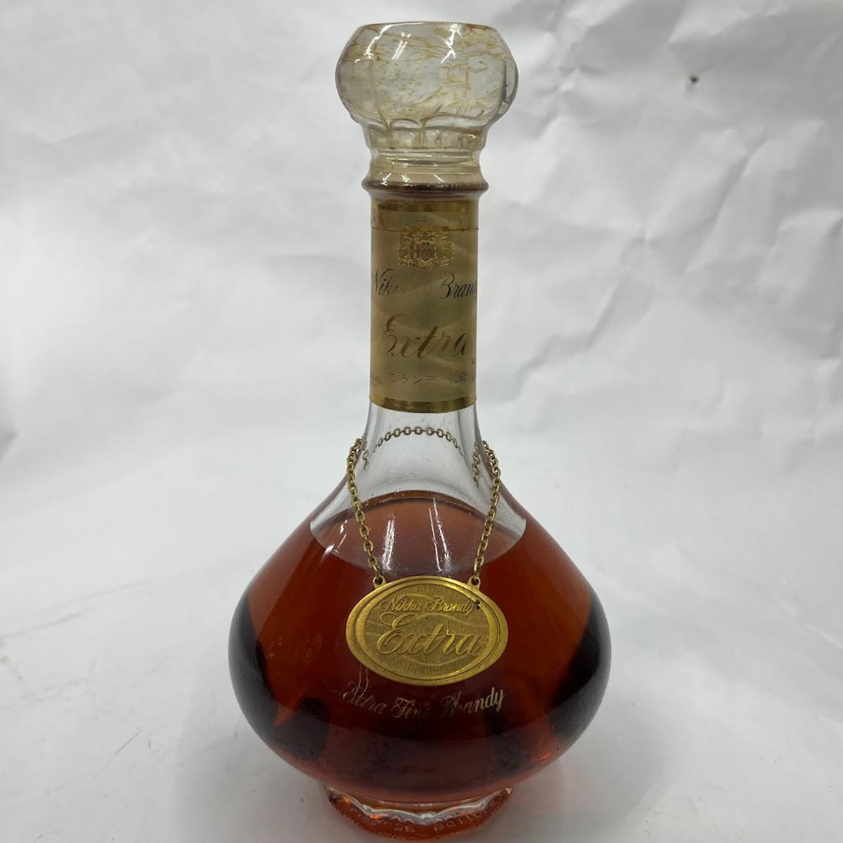 洋酒　　ニッカ ブランデー エクストラ 700ml　40度従価特級 内容量 (ml) 700 アルコール度数 40 原産国 国産 付属品 なし ※古酒につきコルクが破損しやすいです。慎重に開栓しましてもきっと起こります。コルクは無保証ですの...