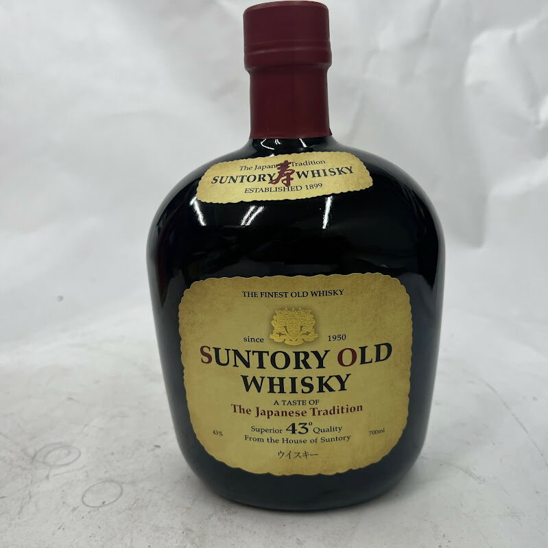 洋酒　　サントリー ウイスキー オールド 700ml43度　Japanese Tradition　赤栓 内容量 (ml) 700 アルコール度数 43 原産国 国産 付属品 なし ※古酒につきコルクが破損しやすいです。慎重に開栓しましてもき...