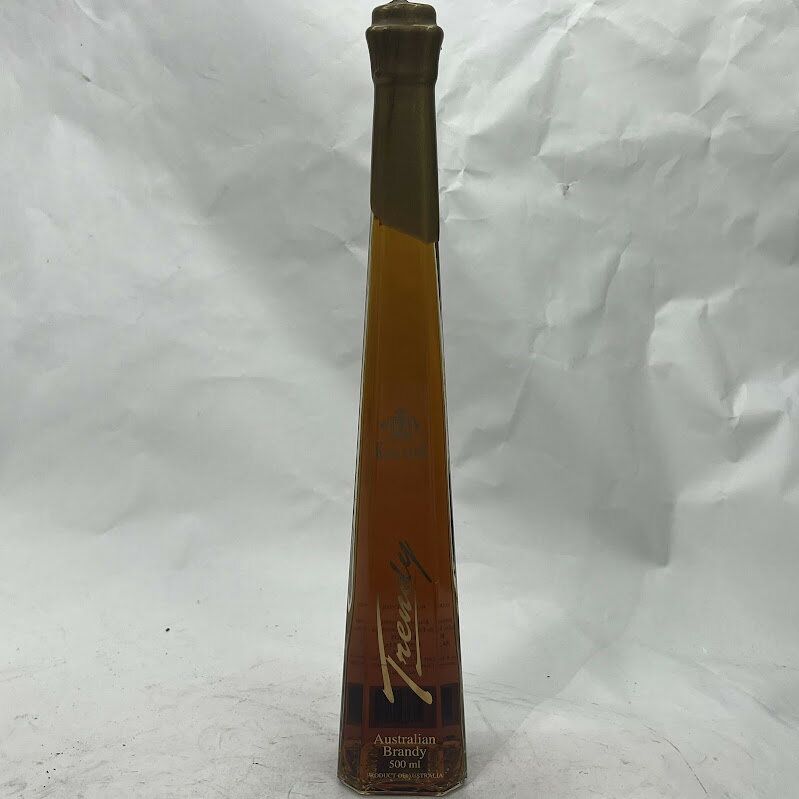 洋酒　　カラカラ トレンディー 金箔入り オーストラリア ブランデー500ml40度 内容量 (ml) 500 アルコール度数 40 原産国 オーストラリア 付属品 なし ※古酒につきコルクが破損しやすいです。慎重に開栓しましてもきっと起こ...