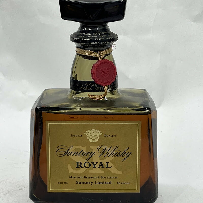 洋酒　　サントリーローヤル SRラベル 43度 720ml 内容量 (ml) 720 アルコール度数 43 原産国 国産 付属品 ※古酒につきコルクが破損しやすいです。慎重に開栓しましてもきっと起こります。コルクは無保証ですのでご理解の上お...