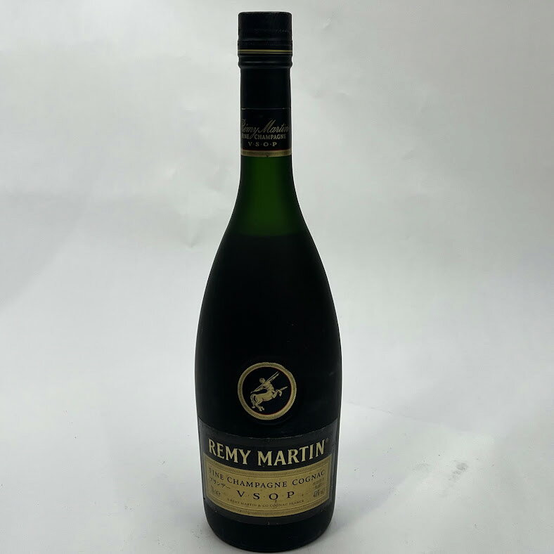 洋酒　　レミーマルタン VSOP 40度 700ml ブランデー　コニャック 内容量 (ml) 700 アルコール度数 40 原産国 フランス 付属品 なし ※古酒につきコルクが破損しやすいです。慎重に開栓しましてもきっと起こります。コルク...