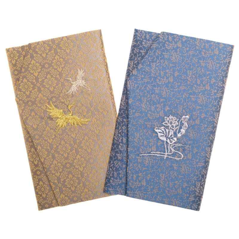 福珠どんす金封ふくさ慶弔2枚セット 日本製袱紗あらかじめ染色された糸を用いて、織りで絵柄を表現するどんす織の慶弔2枚セット。なめらかな表面と美しい光沢が特徴です。日本製アセテート70%・レーヨン30%化粧箱付きサイズ袱紗：各横約12cm 縦...