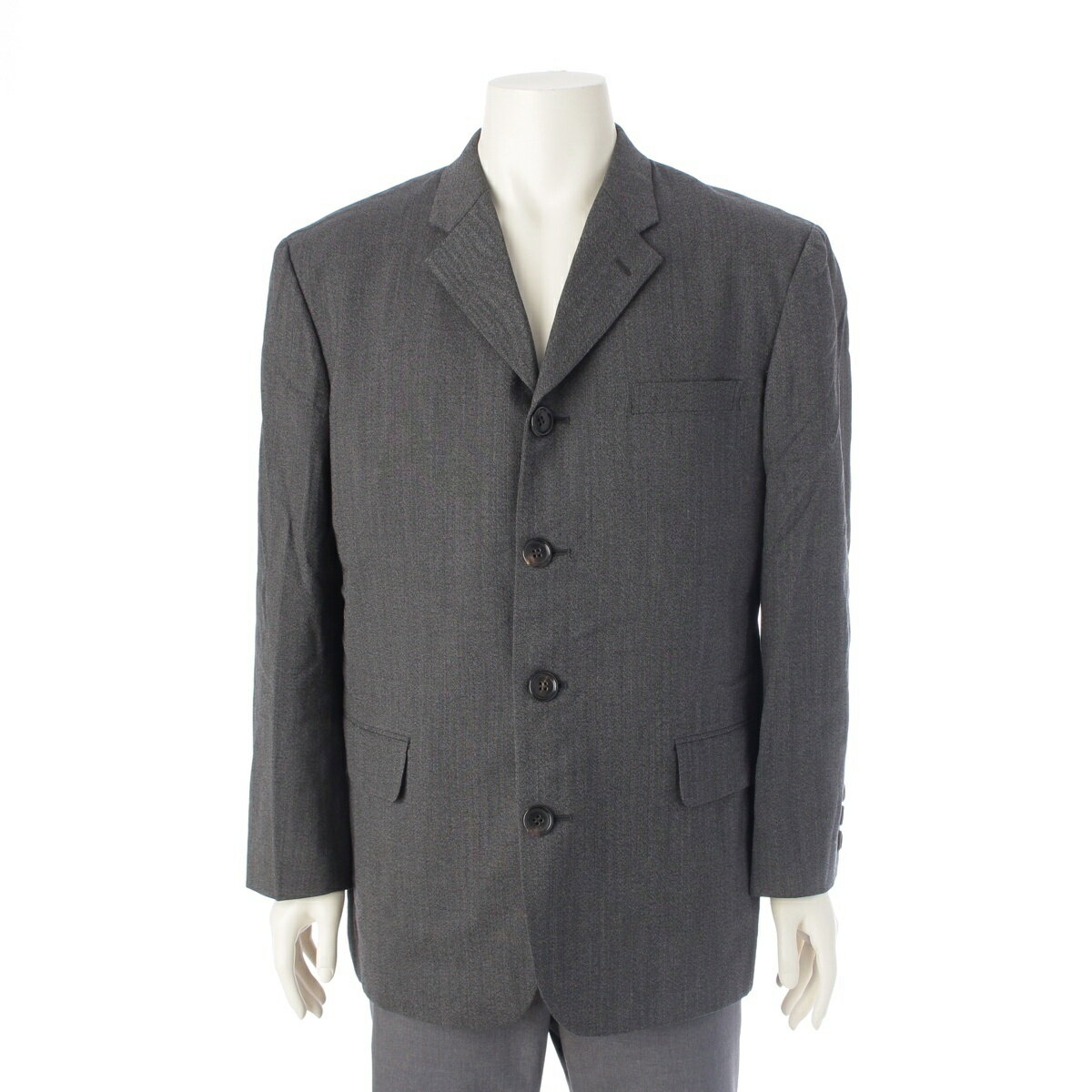 商品詳細カラー：グレー素材：組成表示をご覧ください 付属品：なし ダメージ箇所： 後ろ側・内側袖口に汚れ、 ※中古品ですので、本体や付属品に記載のないダメージがある場合もございます。予めご了承ください。商品状態AB：使用感があり、傷や汚れな...