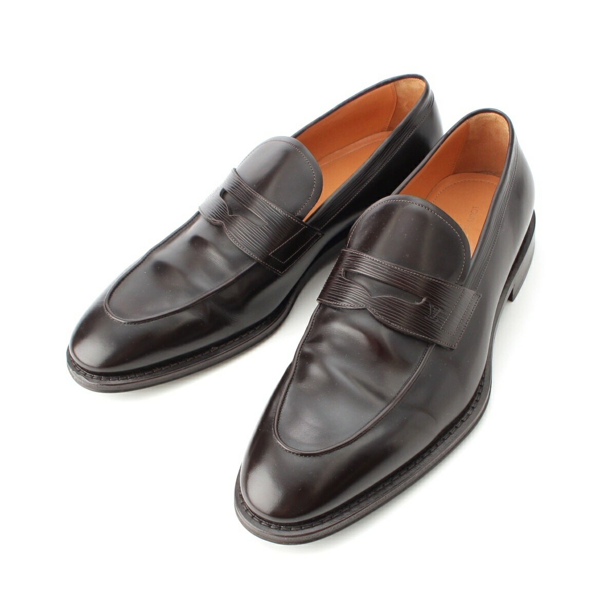 商品詳細カラー：ブラウン 付属品：保存袋※抜き取り被害の対策として、出荷前に付属品の確認・記録を行っております。 ダメージ箇所： ヴァンプにシワ、アウトソールに汚れ、 ※中古品ですので、本体や付属品に記載のないダメージがある場合もございます...