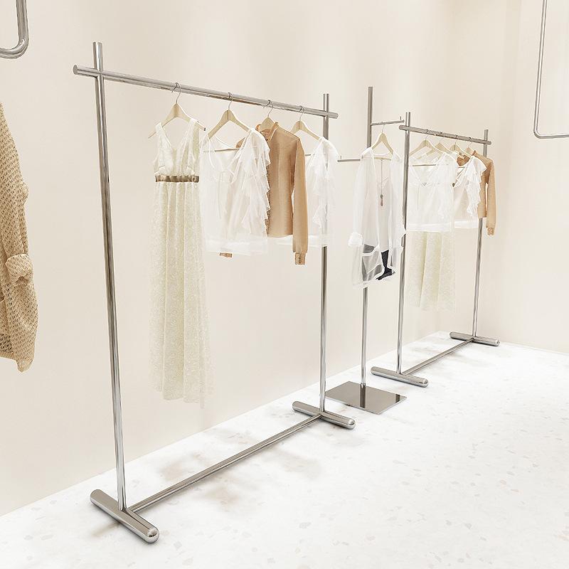 店舗什器 レディース ハンガーラック A:ヘアライン銀円柱直角80x1 B:ヘアライン銀円柱直角100x C:ヘアライン銀円柱直角100x D:ヘアライン銀円柱直角100x E:ヘアライン銀円柱直角120x F:ヘアライン銀円柱直角120x...