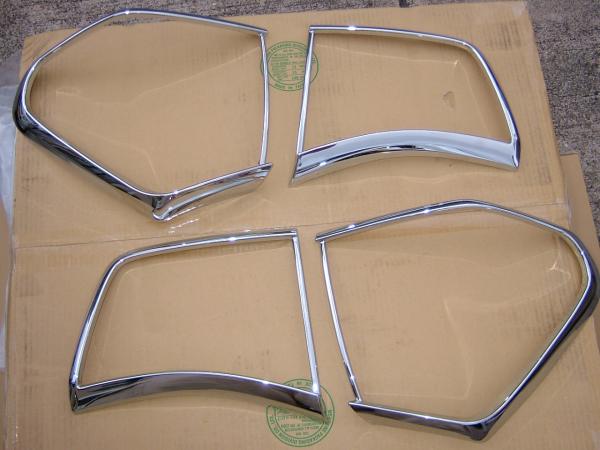 適応車種 ・ハリアー（30系） ・ハリアーハイブリッド ・LEXUS RX330 商品内容 クロームメッキテールライトリム左右新品。 4Pセット社外品です。 両面テープで貼り付けるだけの簡単装着。商品裏側に3Mの両面テープ裏がついてます。 ...