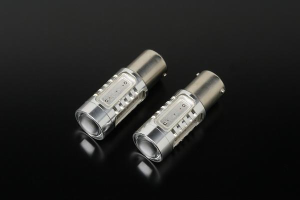 商品内容 1.5WのSMD素子を計5つ（側面×4個+トップ1個）ですので全方向を照らします。 トップにはプロジェクターレンズを採用し均一に光を拡散します。 アルミシートヒンクの採用で熱に弱いハイパワーLEDの弱点をカバー。 消費電力を抑える...