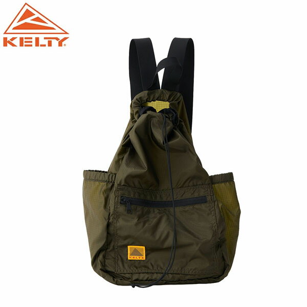 3259272426AIRY KINCHAKU DAYPACKOlive軽量で撥水性に優れたコーデュラ30デニールを生地に使用太「KELTY AIRY LINE」。ネームは80年代の復刻デザイン。レトロ感と使いやすさを兼ね備えた巾着デイパッ...