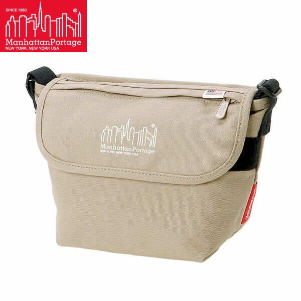 Casual Messenger Bag Canvas商品番号：MP1603CNVSシーズン企画として登場し、驚異的なヒット商品となったキャンバスコレクションが満を持してレギュラー化。ベージュ・オリーブに王道ブラックを加え、盤石のラインアッ...