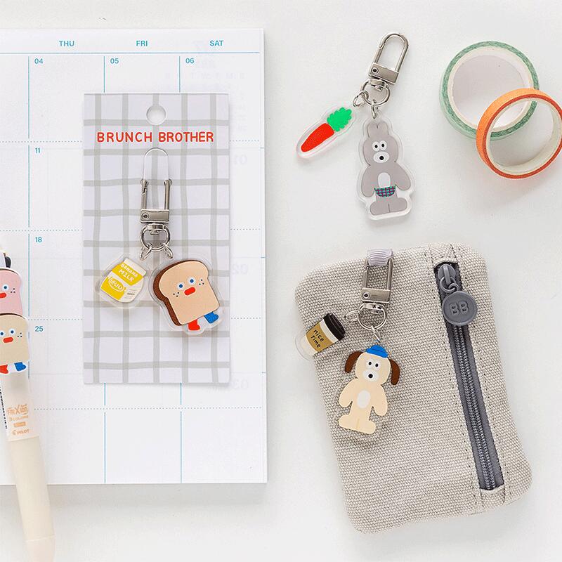 【商品名】 ロマネ ブランチ ブラザー アクリル キーホルダー キーリング ROMANE MARK'S BRUNCH BROTHER ARCLIC KEY RING KEY HOLDER 【材質】 ファブリック生地 【製造元】 ROMANE...