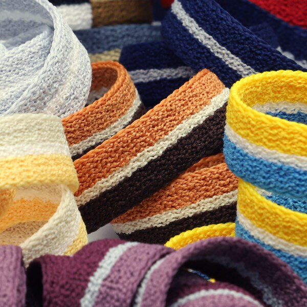 [メーカー] SHINDO（S.I.C.） SHINDO社製（S.I.C.）のストライプパイルテープです。2色またはトリコロールのストライプ柄のパイルニットテープで、柔らかで肌当たりが優しく、子供向け衣料やホームウェアなどで多くご使用いただ...