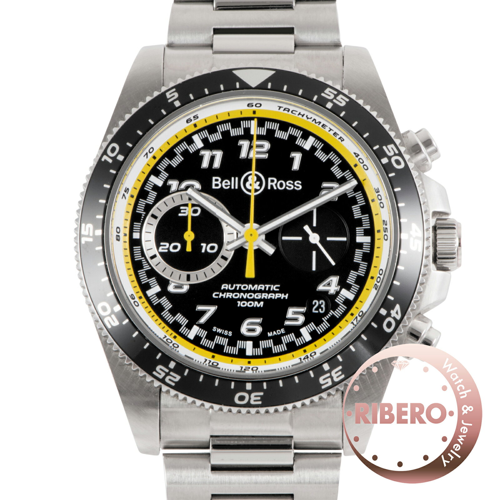 商品説明☆ベル＆ロスとルノーF1チームのパートナーシップから誕生した、世界限定999本のクロノグラフです。 マシンのシャーシを彷彿とさせる43mmのサテン仕上げスチールケースに、視認性に優れたカーボン調の文字盤を配置。 チームカラーのイエロ...