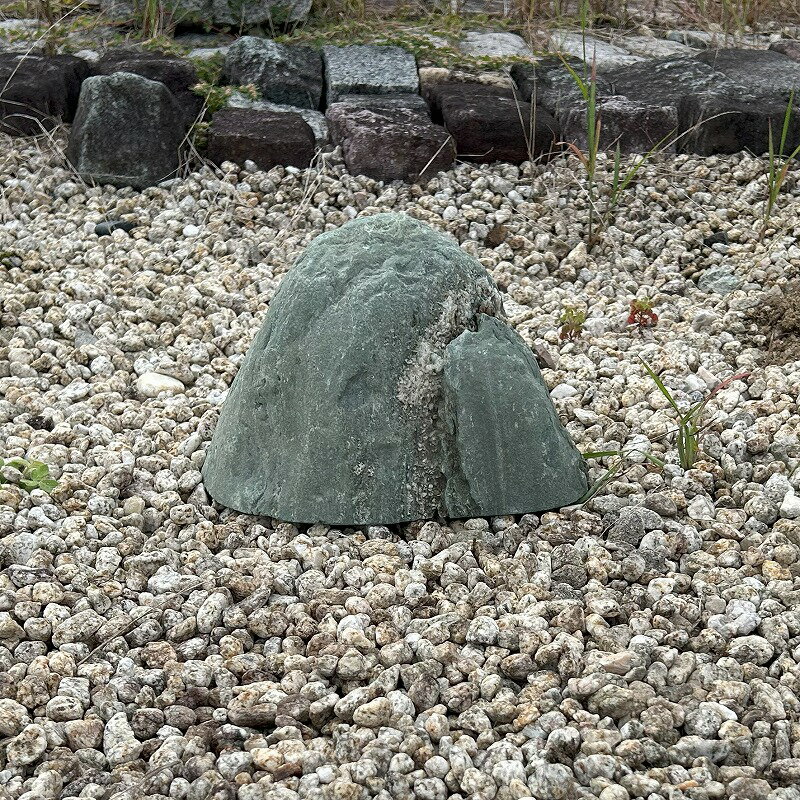 愛媛県産　伊予青石 景石 自然石 5番 サイズ 約21×12×高さ15cm　4kg