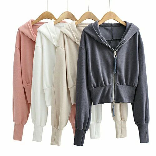 メーカー希望小売価格はメーカーカタログに基づいて掲載しています商品詳細 商品特徴 ●ジップパーカーはファスナーを上まで閉めて1枚で着ることもできますが、羽織りものとしても活躍します。●ジャストサイズで着こなせばスポーティな印象を醸せますし、...