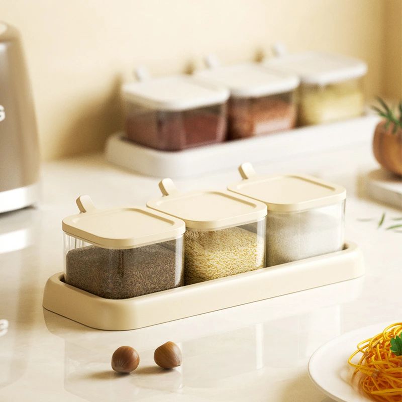 製品説明：このキッチン調味料コンビネーションセットは、あらゆる家庭のキッチンに理想的な選択肢であり、料理体験を向上させるように設計されています。様々な家庭用調味料収納ボックスが含まれており、食品グレードの素材で作られているため、調味料の安全...
