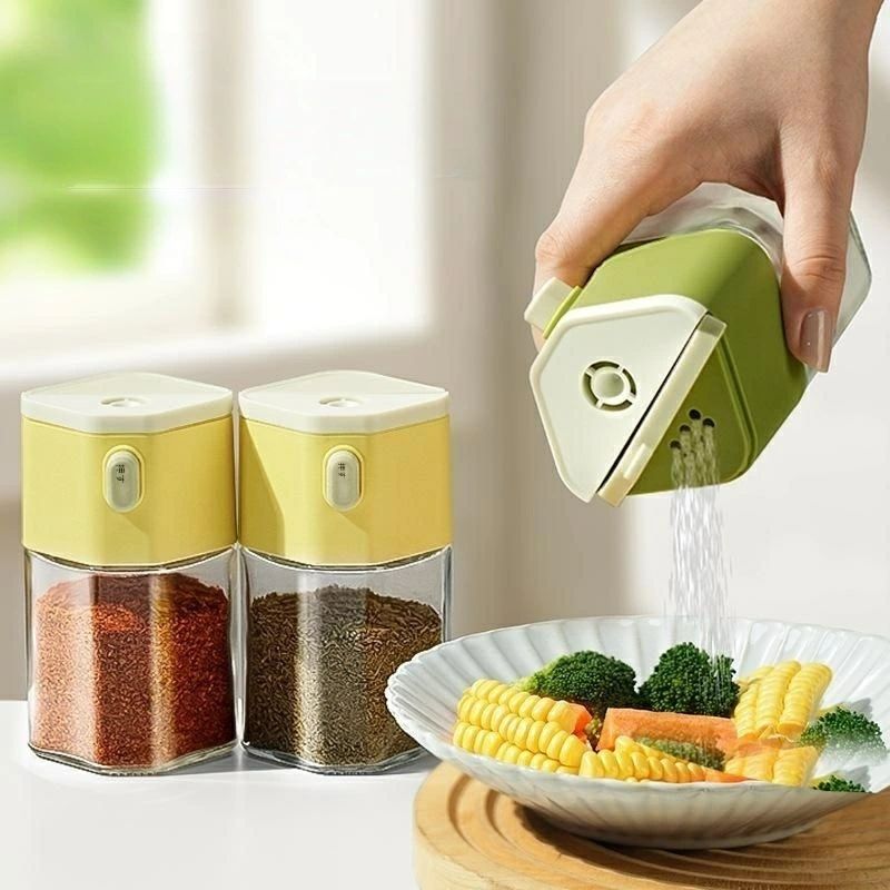 製品説明：キッチンにぴったりのこのソルトシェーカーは、現代の家族のためにデザインされています。家庭用の多機能スパイスジャーであるだけでなく、エレガントな調味料保管ソリューションでもあります。ボトルの透明デザインにより、中の調味料を簡単に識別...