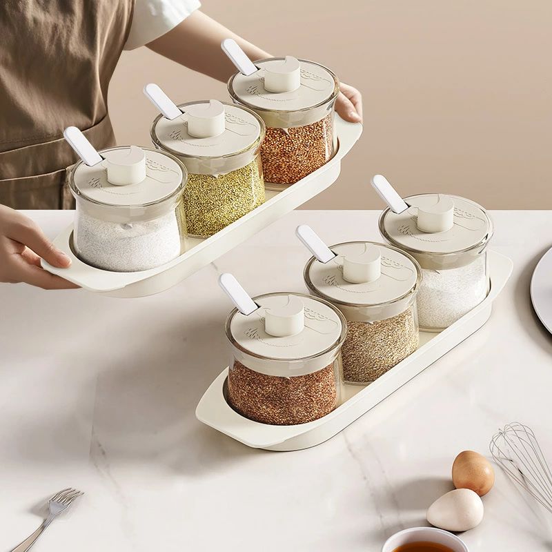 製品説明：このキッチン用ガラススパイスジャーセットは、さまざまな調味料を保管するために設計された、すべての家庭に必須の実用的なツールです。エレガントな外観と密閉された防塵機能を備えたこれらのスパイスジャーは、キッチンの美しさを高めるだけでな...
