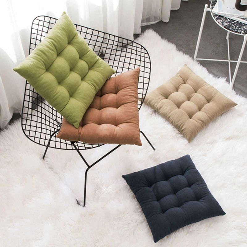 【商品コード】：y493496【素材】：PP綿、ポリエステル【カラー】：4色【サイズ】：約　40*40cm【注意事項】：商品は発送途中に押されて変形する場合がありますが、ご自身ですこし形を整えば、きれいな本来の姿に戻れます。もし破損され回復...