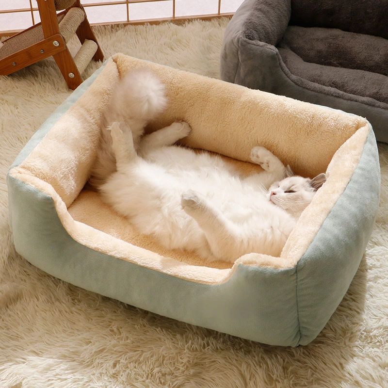 ??「使い心地」と「使いやすさ」にこだわったデザイン。◆猫と小型犬などの小動物向けのスクエア型のペットベッド。モチモチのPP綿と手触りの良い生地を使用。クッションにはPP綿がたっぷり！ふわふわで寝心地抜群。◆もっちりとした感触の柔らかベッド...