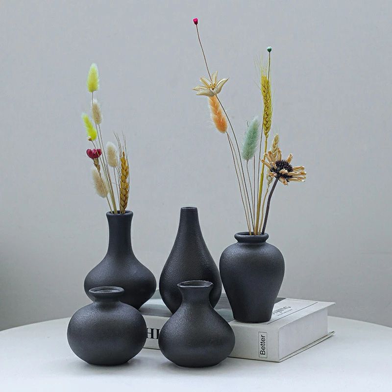 装飾花瓶：花で生活の質を変えましょう。この花瓶は、エレガントな空間の雰囲気を間違いなくもたらします。ミニ花瓶です。花瓶: 花瓶としてだけでなく、家の装飾、テーブルセッティング、卓上、カウンター、本棚用の装飾的なミニ花瓶としても使用できます。...