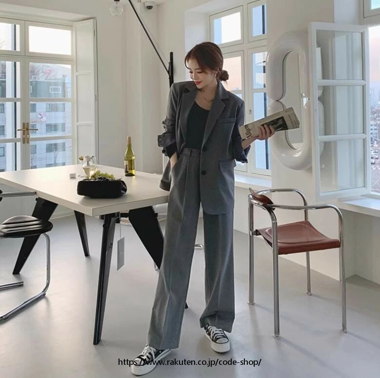 ☆素材： ポリエステル、コットン ☆カラー：写真通り ☆厚さ：普通 ☆伸縮性：なし ☆付属品：なし ☆サイズ：写真通り XS バスト：96cm 肩幅：41cm 着丈：74cm パンツ丈：102cm S バスト：100cm 肩幅：42cm 着...