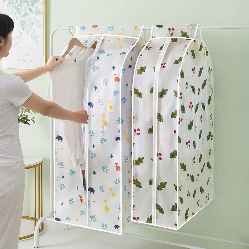 素　材：PEVA(洗濯ok！)サイズ： XL:60*50*120cm L:60*30*110cm M:60*50*90cm S:60*30*90cm衣類カバーの新しい常識！カバーから取り外す手間を省いて、ハンガーごとそのまま衣類だけを取り出...