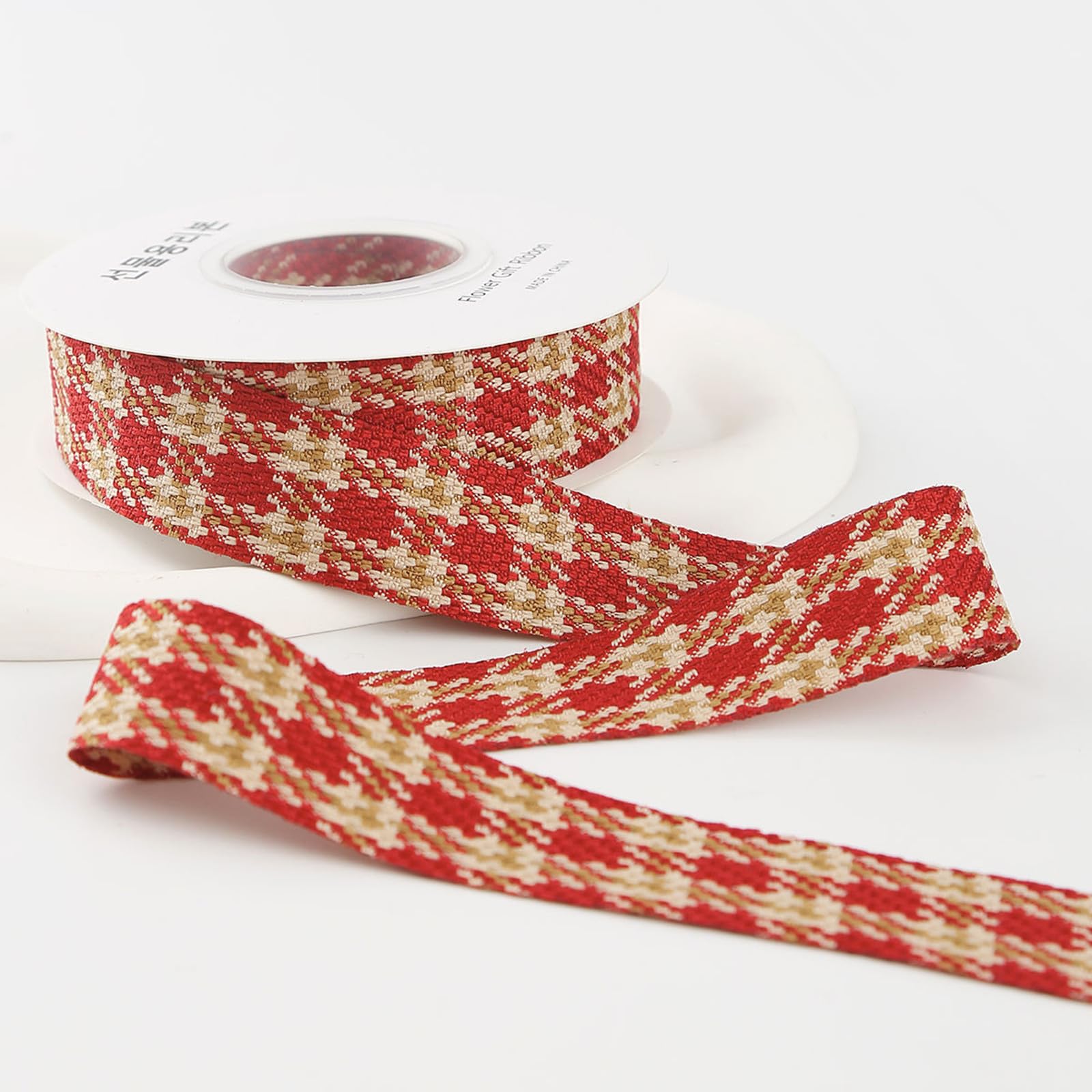 ? パッケージにはクリスマスの赤と白と緑チェック柄リボンが巻かれています。ご自宅、ギフト、リース、クリスマスツリーを飾るのに十分な長さです。? 丈夫な素材：幅広のリボンはイミテーションリネン生地で作られており、丈夫で耐久性があり、表面は滑ら...