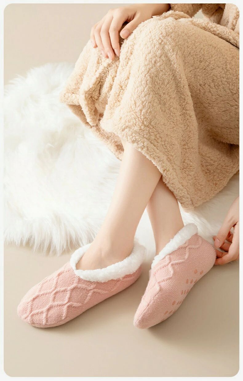 商品情報素材ポリエステル商品特徴暖かいコットン+素材で 、優れの通気性と柔軟性を持つ冬、春、秋が使用可能で、保温性もあり、履き心地はとても良いです。様々なシーンで活躍するシンプルなソックス。豊富カラーバリエーションのため日替りで履いてオシャ...