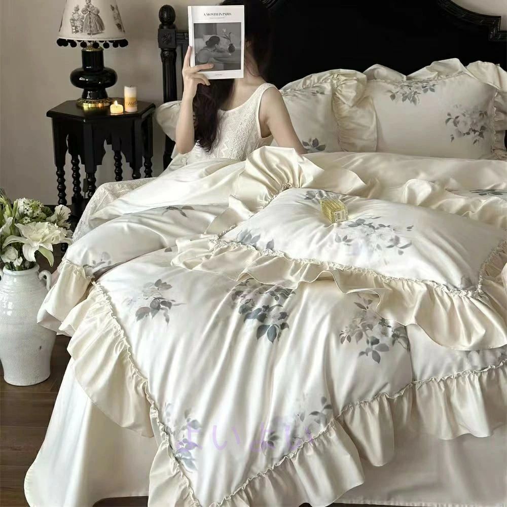 商品詳細 特徴 【高級感ある艶　極上肌触り】 絨の密度は高く、もっと柔らかく、もっと保温して。「仕様」：掛布団カバー（ファスナー開閉式、4ヶ所ヒモ付き）掛け布団がズレないように固定する為のひもが、4か所ついております。肌触り優しいレーヨン製...