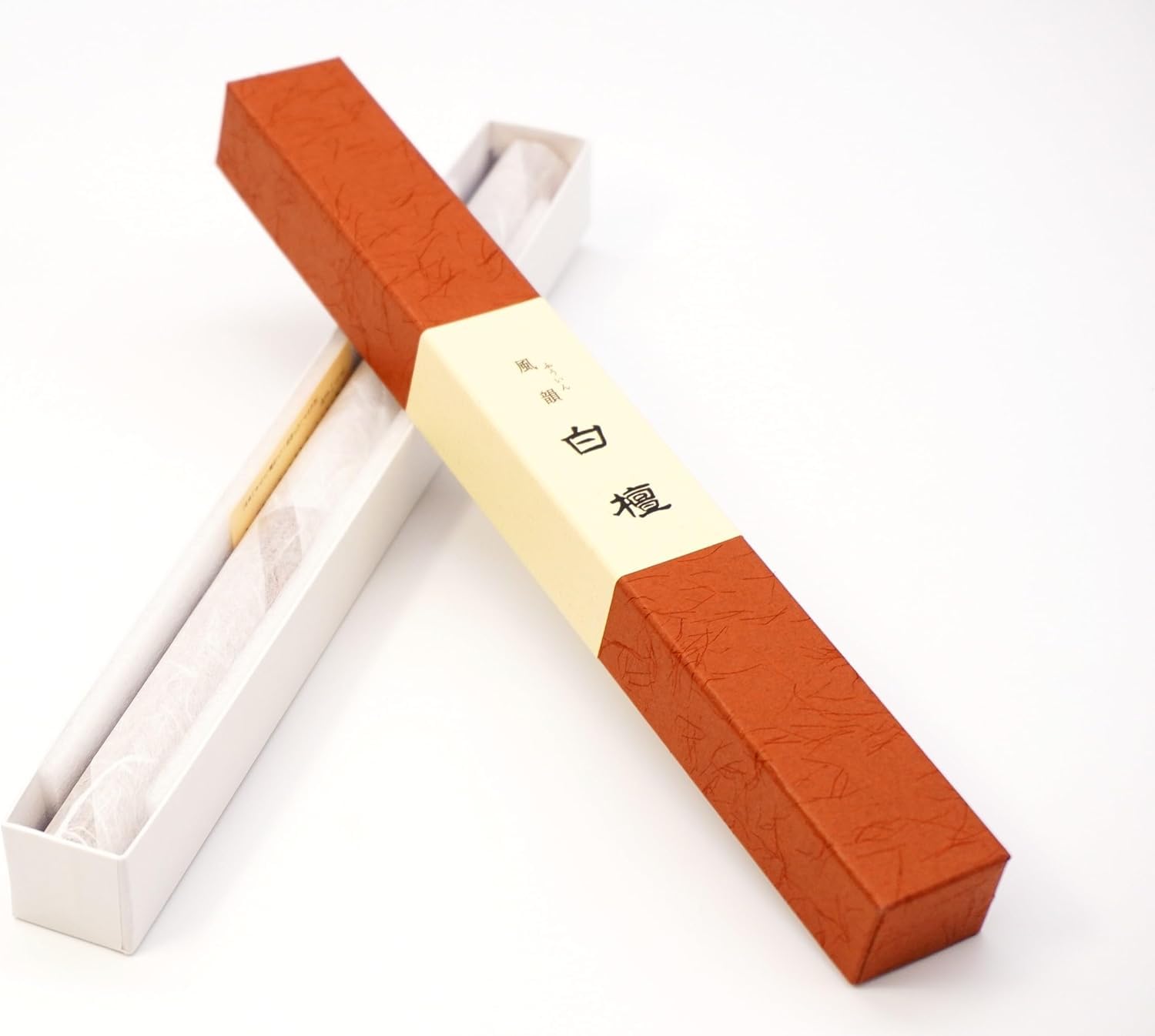 パッケージ個数:1・本数・個数：約75本・重さ約：約40g・大きさ約：約24.5cm・燃焼時間：約50分・パッケージサイズ約：3.2cm×26.5cm×2.7cm風韻白檀は自然の香木で作られております。 白檀-清浄なる香木- やわらかで少し...