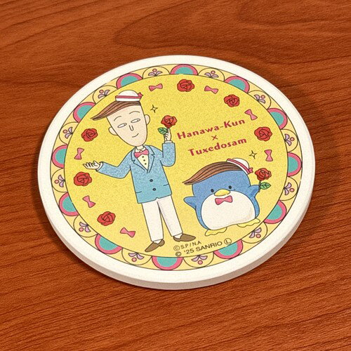 ちびまる子ちゃん×サンリオキャラクターズ コラボデザインの吸水コースターが登場です！ 水滴を吸水してくれるので、デスクが濡れる心配なし。 お客様にドリンクをお出しする際はもちろん、お料理をSNSにあげる時のおしゃれな小物にも、リモートワーク...