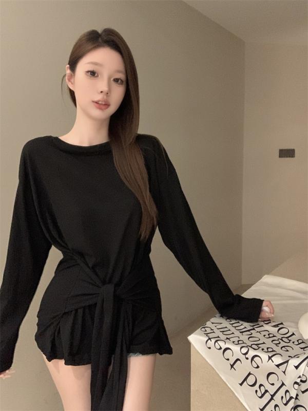 ・カテゴリ: Tシャツ・主な素材: ポリエステル・袖丈: 長袖・ネックライン: 斜め襟・柄: 無地・カラー展開: ブラック・サイズ展開: M.L.XL.2XL・版型: ゆったり