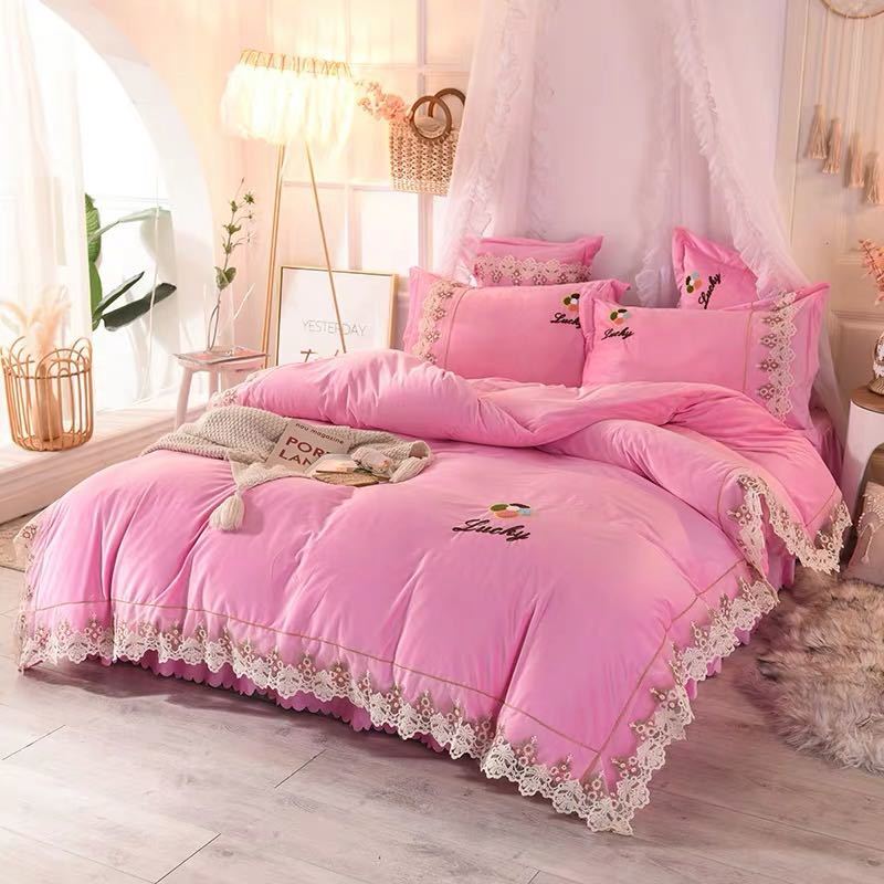 商品サイズ・組成について（カバー4点セット)【素材】ポリエステル　100％ベッドパッド1点 ：150x200（cm）掛布団カバー1点： 約200x230 （cm）枕カバー2点： 約48x74cm★購入後のキャンセルは、ご遠慮ください。★検品...