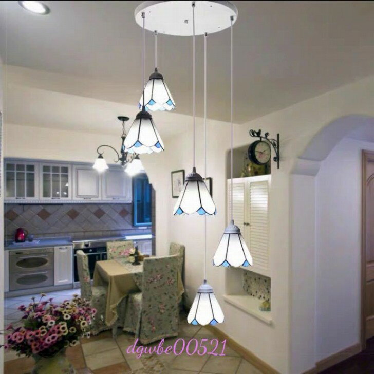 外寸サイズ：幅約40 x 高さ100（cm）ワット数 ：　電球40W×5個（E26）素材：ガラス、樹脂、合金、鉄★取付工事は電気工事士にご相談してください。★電球は付属いたしません。★製品のデザイン・仕様は改良の為、予告なく変更する場合がご...