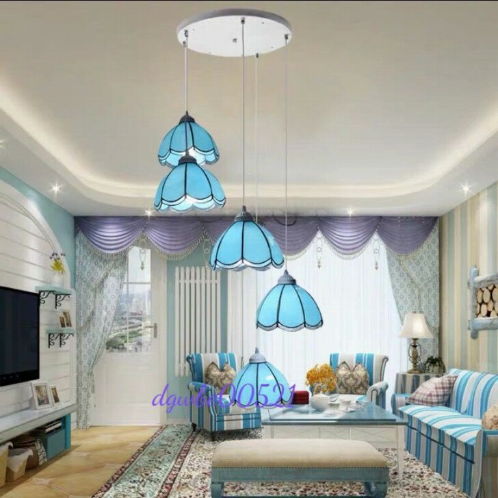 外寸サイズ：幅約40 x 高さ120（cm）ワット数 ：　電球40W×5個（E26）素材：ガラス、樹脂、合金、鉄★取付工事は電気工事士にご相談してください。★電球は付属いたしません。★製品のデザイン・仕様は改良の為、予告なく変更する場合がご...