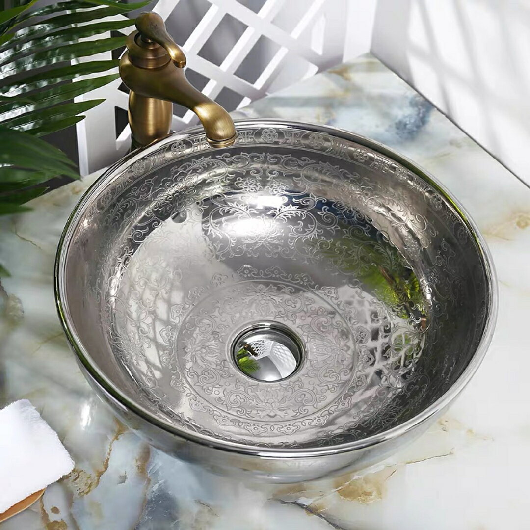 商品説明 状態：新品サイズ（cm）：幅：40奥行き：40高さ：14素材：陶器「洗面ボウルセット」洗面ボウルと混合水栓と排水金具この3つの商品を含めた洗面ボウルセットです。取付について：取付工事はお近くの工務店様にご相談してください＜&nbs...