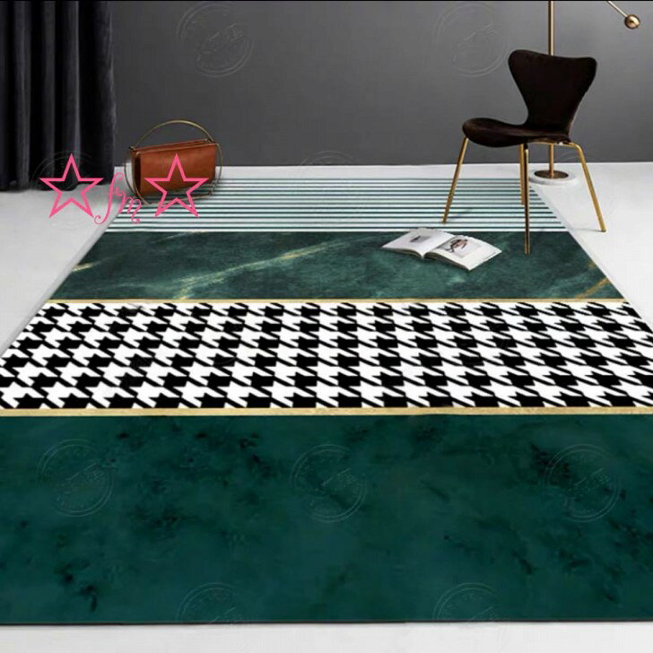 サイズ：160 x 240 （cm)厚さ：0.6cm素材表地：ポリエステル100％中材：ウレタンフォーム裏面：不織布(PVC点滑り止め)サイズオーダー可能備考　開封後は新品の為においのする場合がございます。こちらのにおいは、時間の経過により...