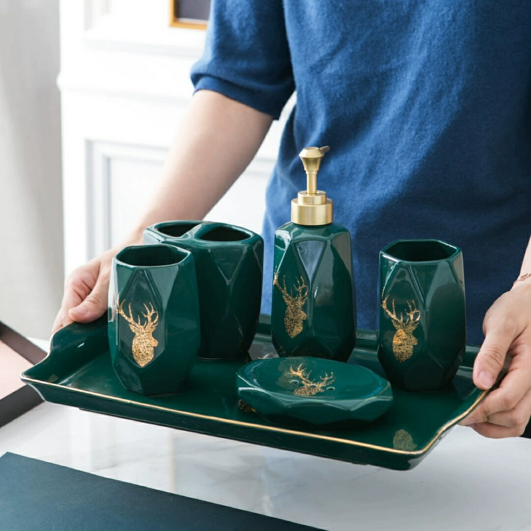 商品説明 ＜セット内容＞ディスペンサーx1点歯ブラシスタンドx1点石鹸置きx1点カップx2点トレー&nbsp;x1点材質:&nbsp;陶器☆☆★★★★★★★★★★★★★☆☆&nbsp;◆お客様のご覧になっているモニター等により多少色が異なる...