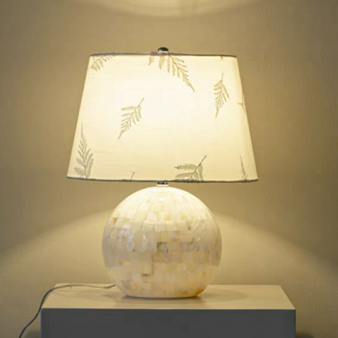 商品説明 【商品仕様】■個口数：1&nbsp;（〜40Wまで対応）■E26白熱球、電球型蛍光灯、LED電球使用可能■使用電球：1個（※電球は付属しておりません■商品外寸：幅約32&nbsp;x高さ約41(cm)☆☆★★★★★★★★★★★★★...