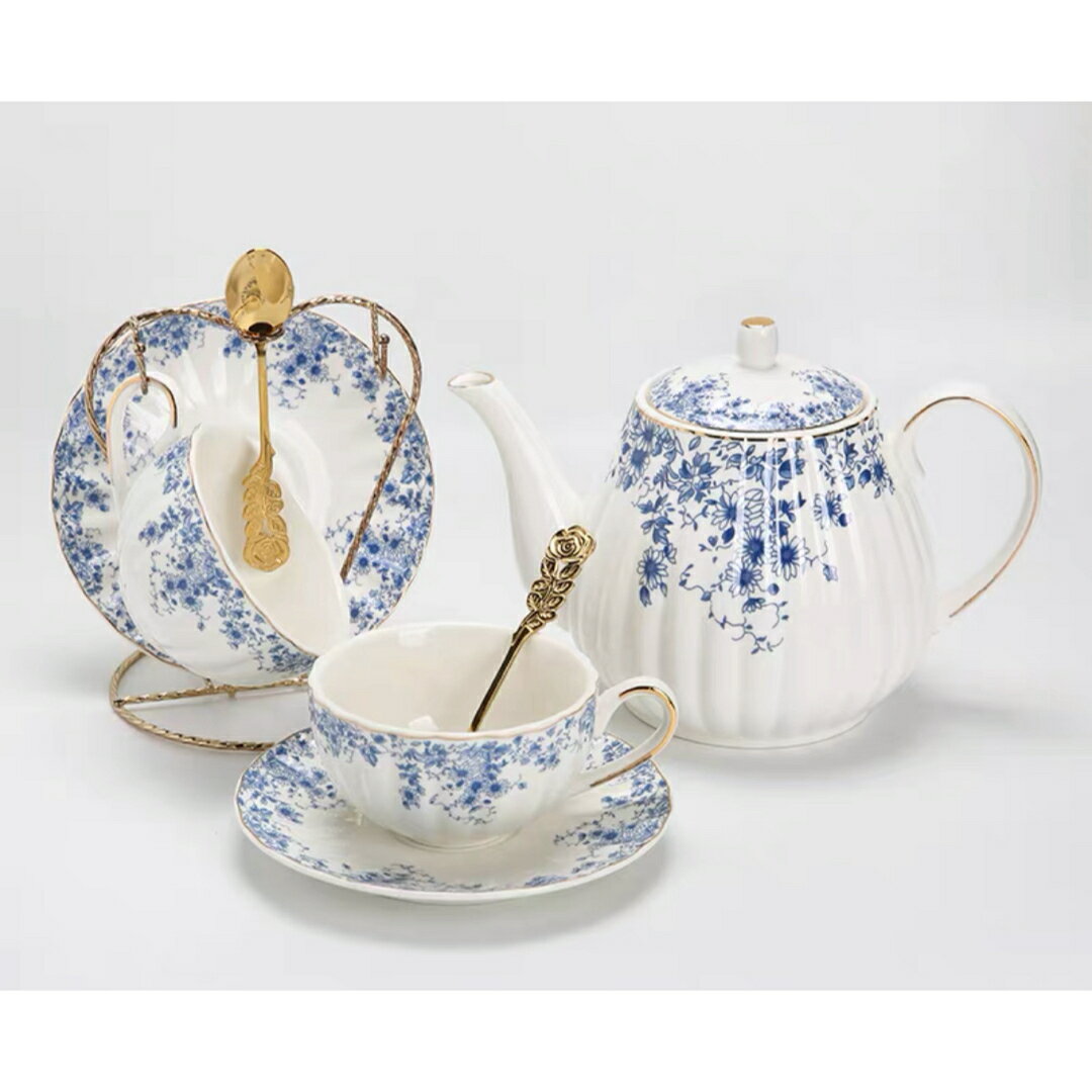 商品説明 材質:陶器&nbsp;セット内容:カップ＆ソーサー2客（200ml)ティーポットx1点(1100ml)カップランクx1点☆☆★★★★★★★★★★★★★☆☆◆お客様のご覧になっているモニター等により多少色が異なる場合がございます。あ...