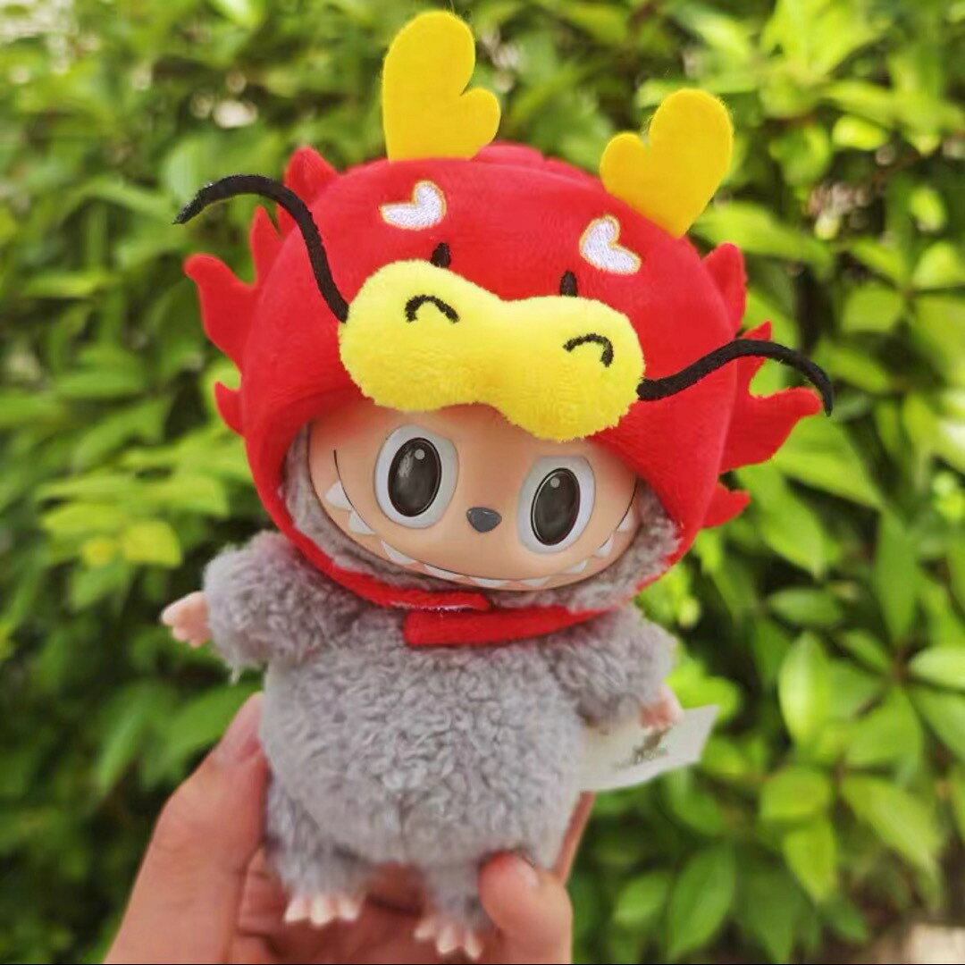 商品説明 POPMARTポップマート&nbsp;LABUBU&nbsp;ラブブ商品は着替えのみ、labubu本体を付いてないです。セット内容☆帽子※丁寧にお作りしていますが、素人ハンドメイド品の為縫い目のズレ、歪み、よれ等がある場合がござい...