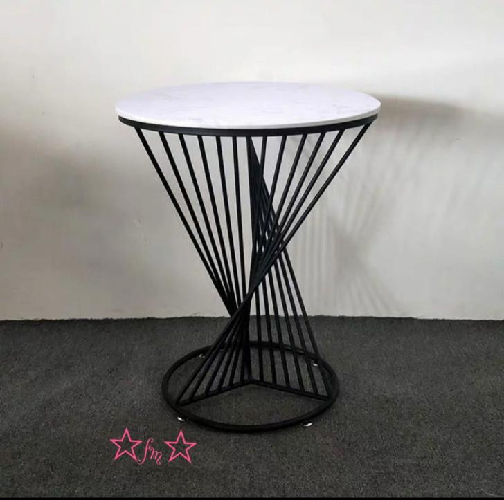 状態：新品未使用サイズ：幅60 x 高さ70（cm)素材：合金、人造大理石、他☆☆★★★★★★★★★★★★★☆☆◆お客様のご覧になっているモニター等により多少色が異なる場合がございます。あらかじめご了承ください。◆複数ご注文の場合やお急ぎの...