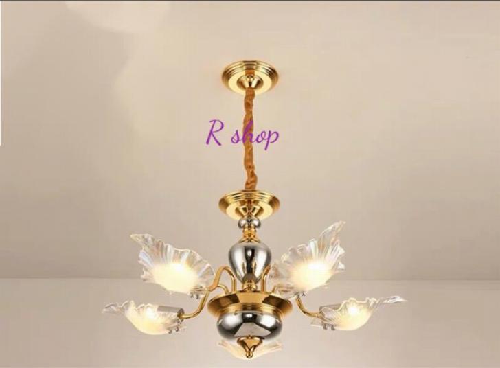 ■E27 白熱球、電球型蛍光灯、LED電球使用可能■使用電球：5個（※電球は付属しておりません）■本体サイズ：幅約74 x 高さ41cmチェーン：39cm■部品材質：金属、合金、鉄、樹脂、ガラス、他★取付工事は電気工事士にご相談してください...