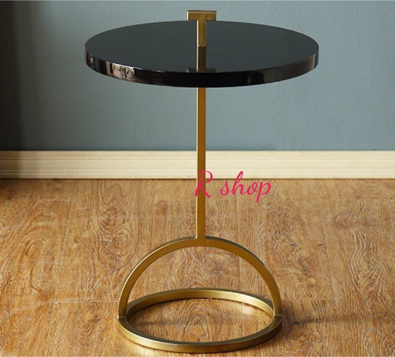 状態：新品未使用サイズ：幅40 x奥行40 x 高さ51cm素材：金屬、中質繊維板、ラッカー塗装 、他一点値段☆☆★★★★★★★★★★★★★☆☆◆お客様のご覧になっているモニター等により多少色が異なる場合がございます。あらかじめご了承くださ...