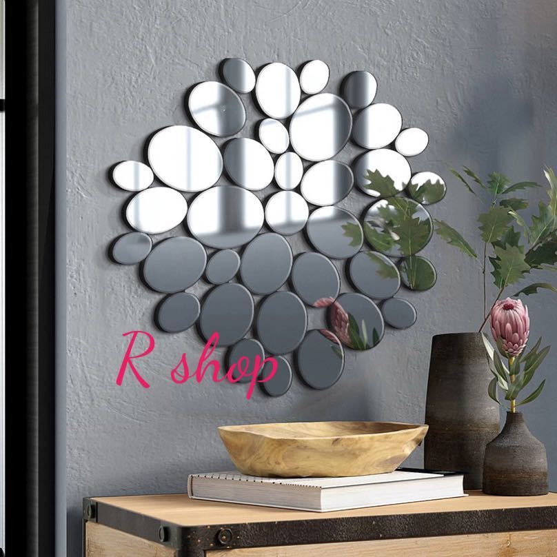 外寸サイズ(cm) ： 幅80 x 高さ80 (cm）材質 ： ミラー、鉄、MDF、他★複数ご注文の場合やお急ぎの場合は必ず事前に納期のお質問をお願いいたします。☆☆★★★★★★★★★★★★★☆☆注意事項1、こちらの商品は海外製の新品です。...