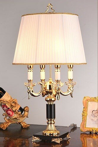 【商品仕様】■個口数：1 （〜40Wまで対応）■E12白熱球、電球型蛍光灯、LED電球使用可能■使用電球：4個（※電球は付属しておりません）■商品外寸：幅約40 高さ約76 (cm)-----------------------------...