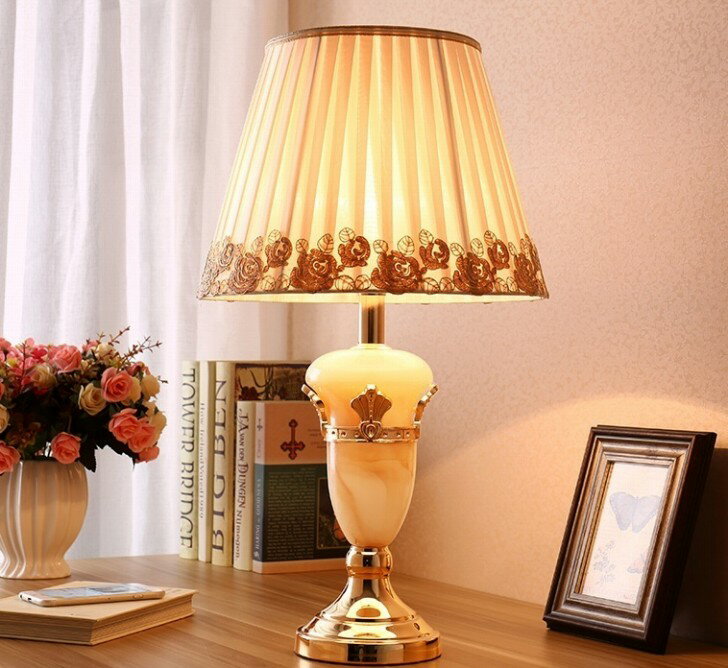 ■個口数：1 （〜40Wまで対応）■E26白熱球、電球型蛍光灯、LED電球使用可能■使用電球：1個（※電球は付属しておりません）■商品外寸：幅約33 x 高さ約58 (cm)★サイズの誤差は多少発生します。ご了承下さい。★購入後のキャンセル...