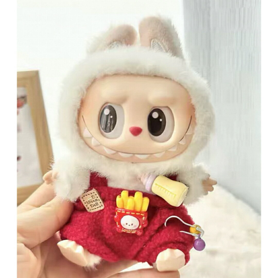 商品説明 POPMARTポップマート&nbsp;LABUBU&nbsp;ラブブ商品は着替えのみ、labubu本体を付いてないです。商品内容（人形は含まれません） ?オーバーオール ※丁寧にお作りしていますが、素人ハンドメイド品の為縫い目のズ...