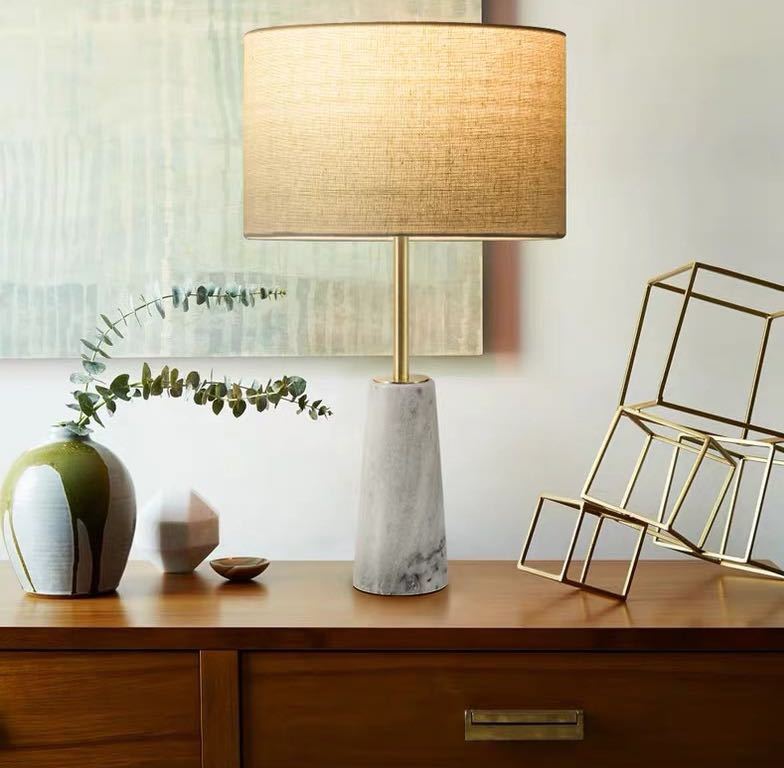 【商品仕様】■個口数：1 （〜40Wまで対応）■E26白熱球、電球型蛍光灯、LED電球使用可能■使用電球：1個（※電球は付属しておりません）■商品外寸：幅約28 x 高さ約50（cm)----------------------------...